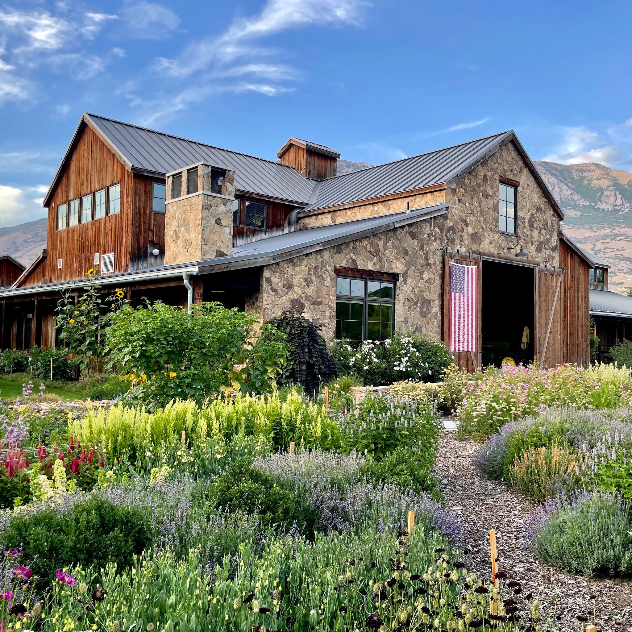 Take a tour of our flower garden – Snuck Farm